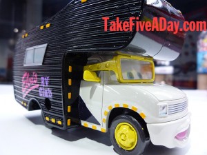 Take Five a Day » Blog Archive » cars-elvis-rv-side
